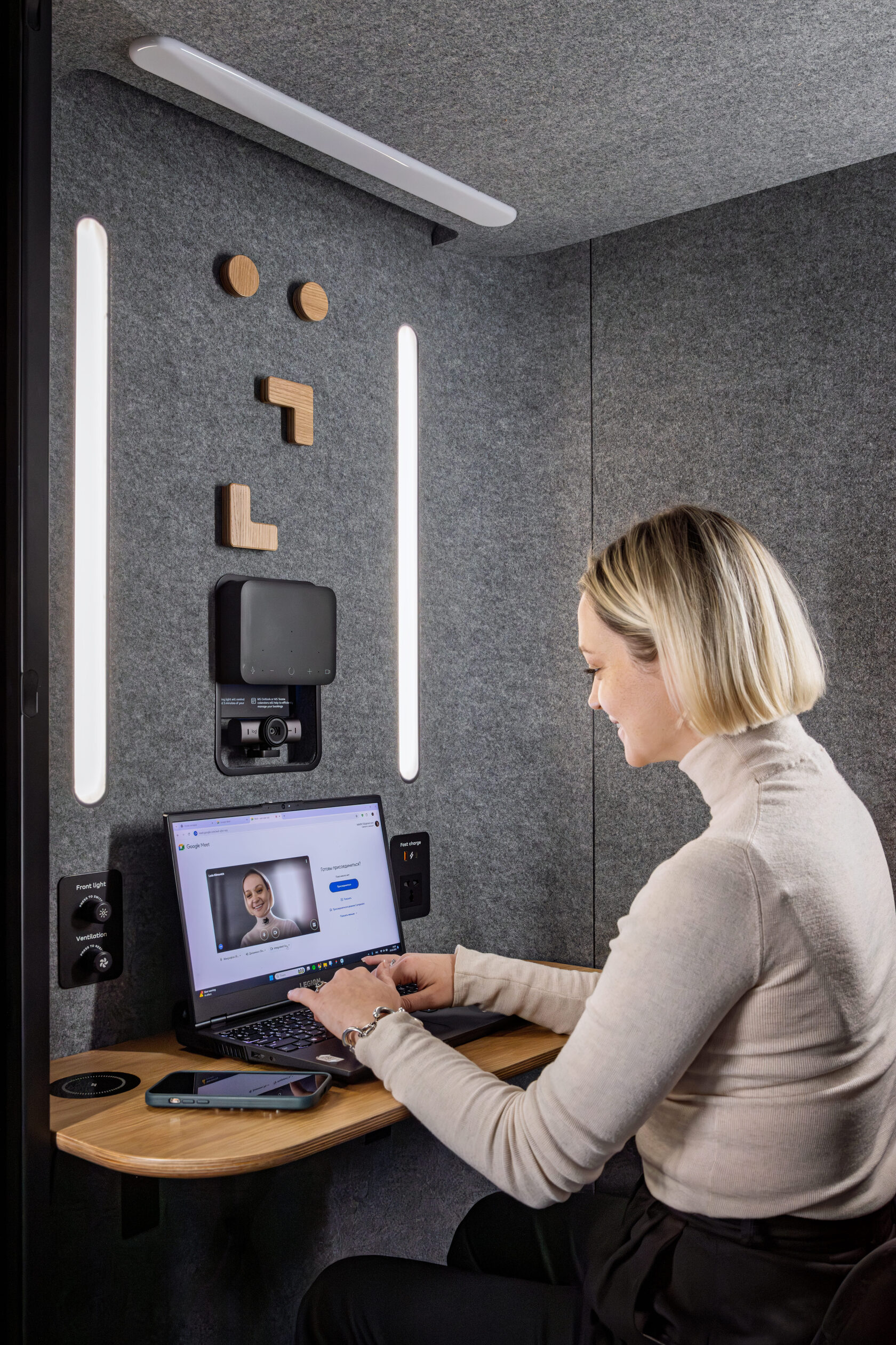 WorkBooth Logitech integration - Enhance you video conferencing experience