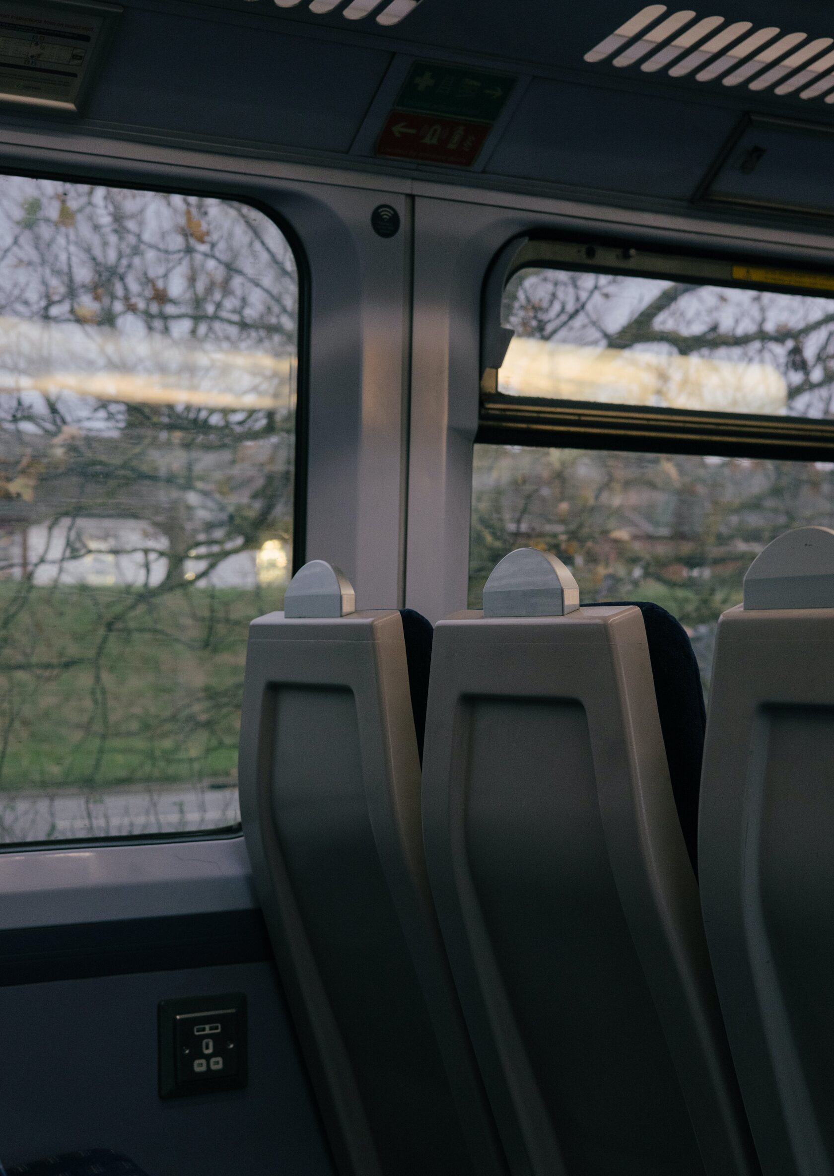 VIA Rail Express Train Business Class - CANADA TRAINS