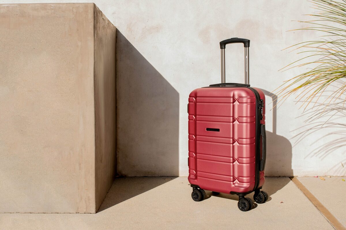 Shinkansen Luggage Rules Guide: Size Limits, Fees & Tips