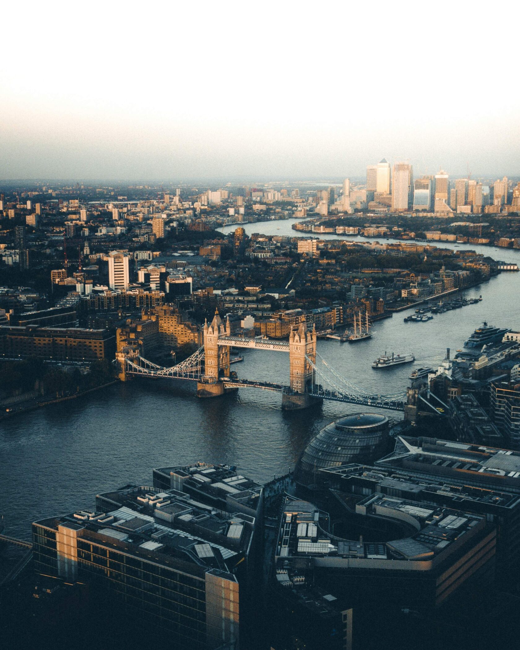 Travel from Paris to London by Train, Flight or Bus