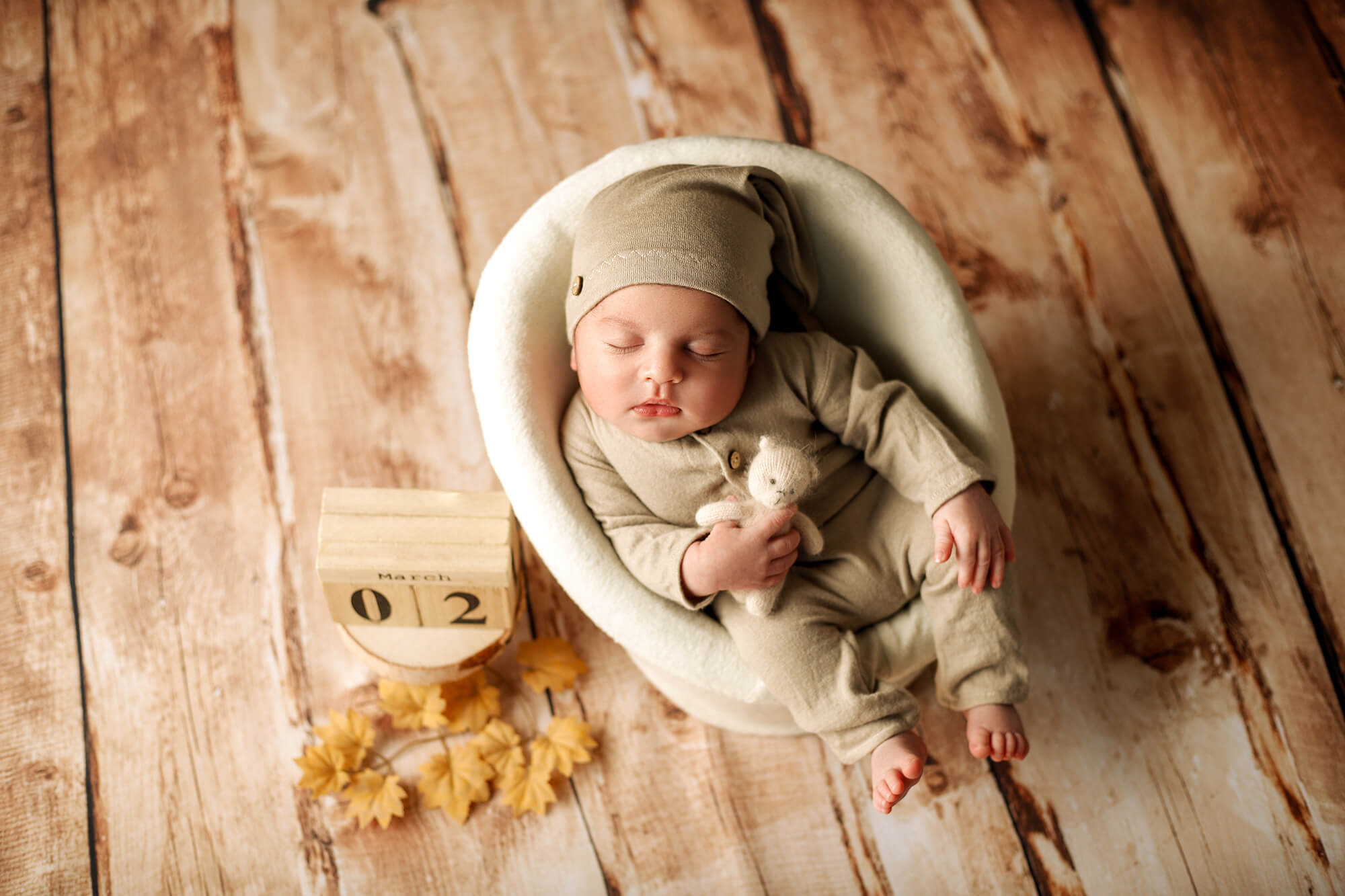 Violet Combo Newborn + Frame - First Impression Artwork