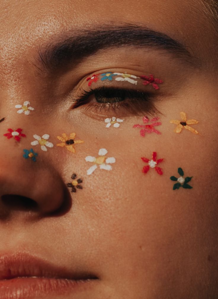 10 Art Therapy Activities for Self-love with materials for downloading ...