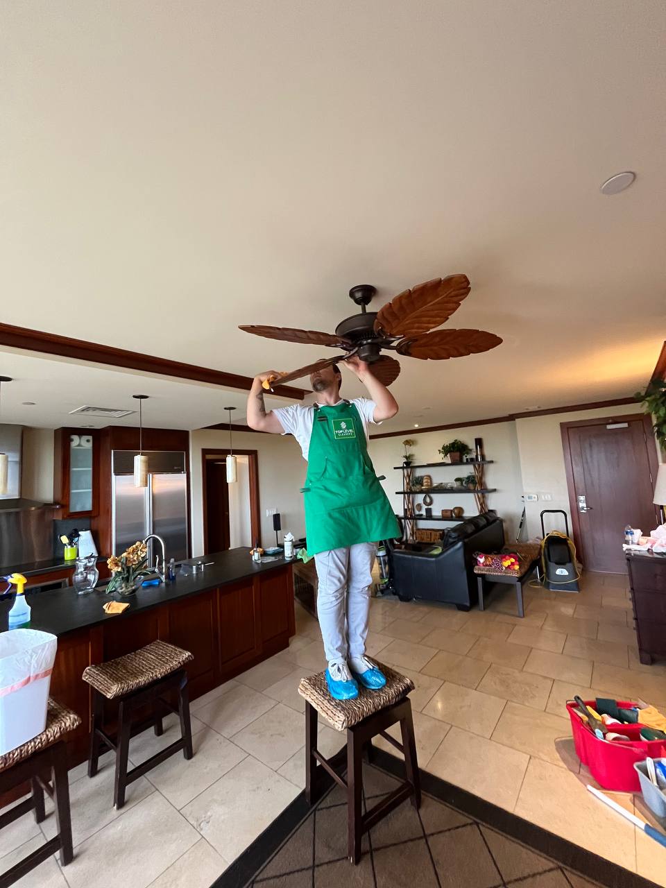 Cleaning in Hawaii – Top Level Cleaners