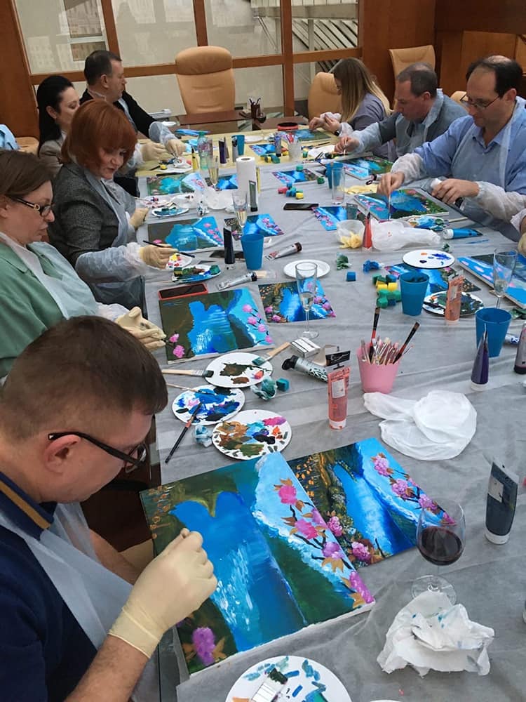 How to celebrate a holiday oin Lisbon - Amazing Art Party| ArtZone ...