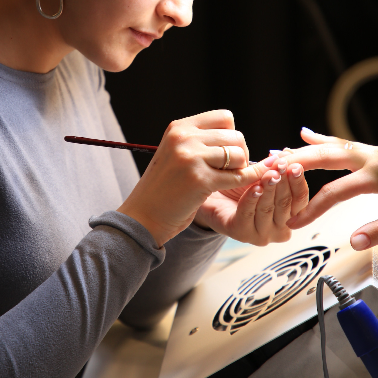 Экзамен по профессиональной квалификации Мастер маникюра и ногтевой дизайнер — Adele Nail School