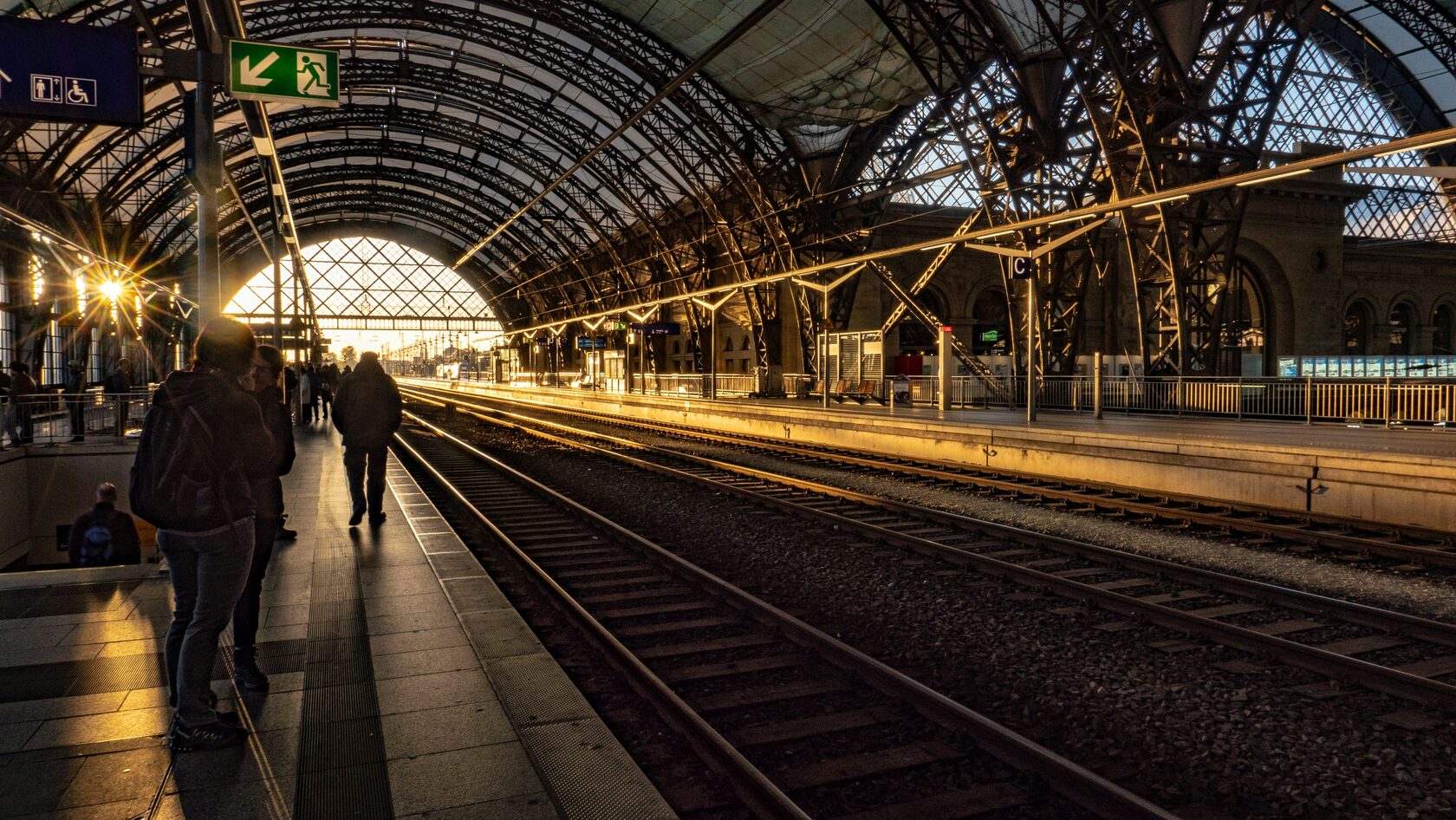 Bratislava Main Station - CZECH RAILS