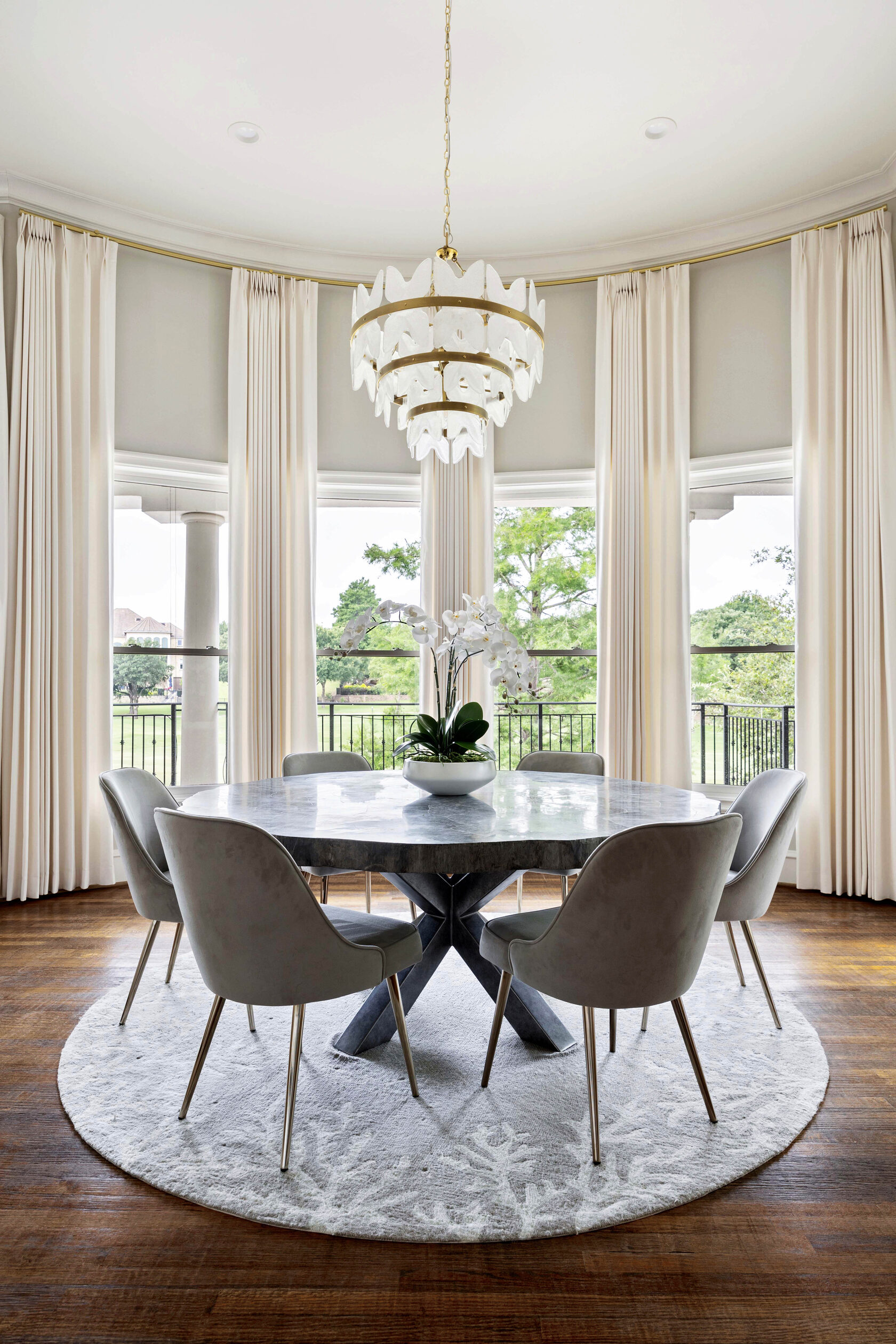Pristine Interiors by Eva Priest