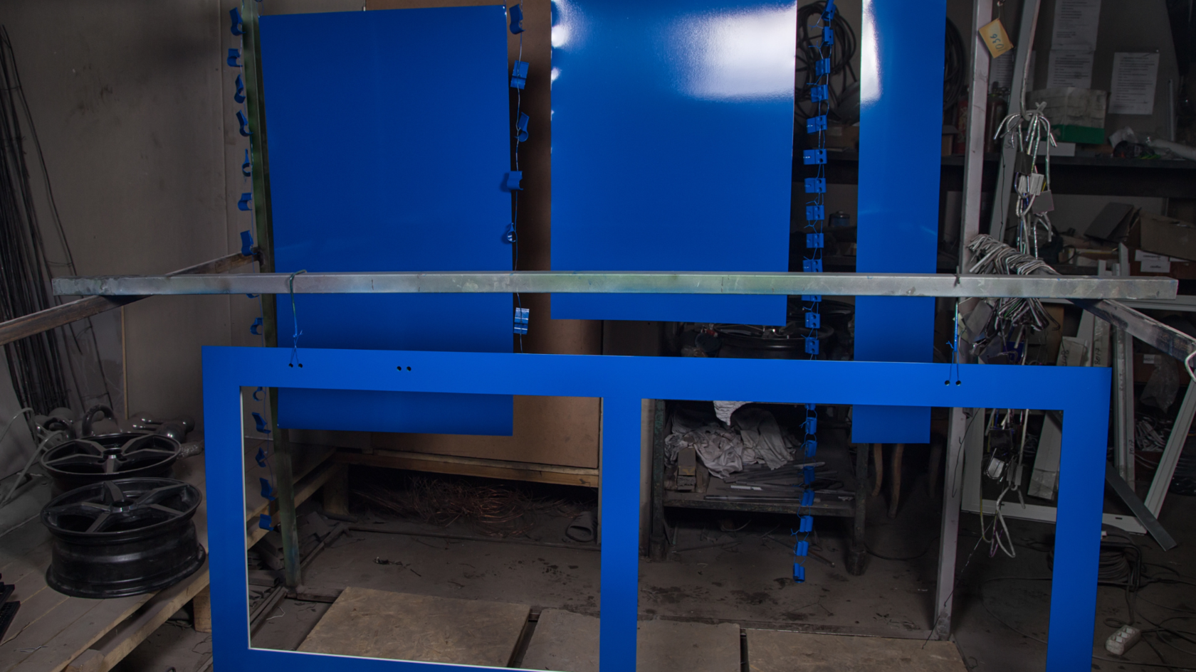 Exploring Powder Coating: Transforming Metal Surfaces