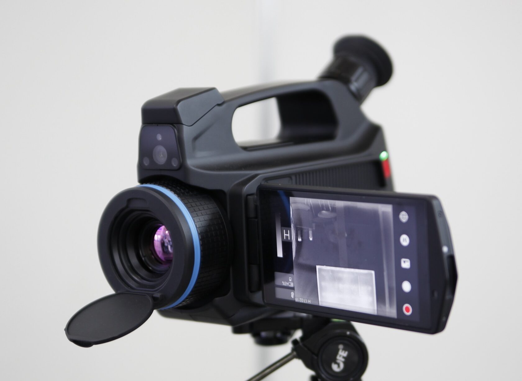 GasFIR G-Series — handheld OGI cameras for detecting methane and VOC leaks