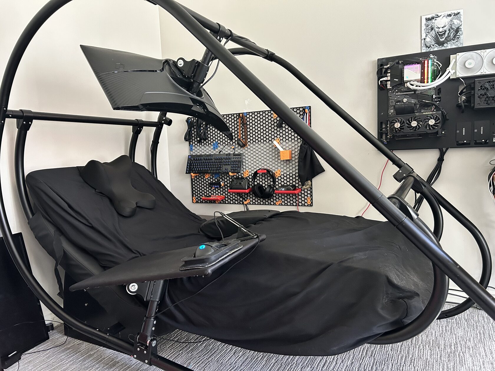 Levus Zero Gravity Workstation