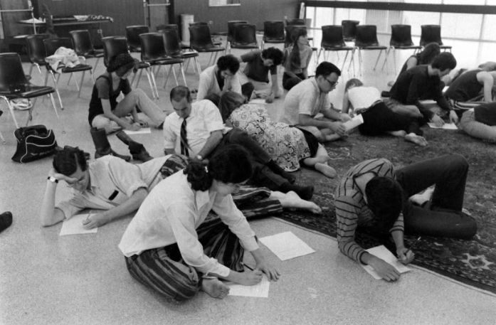 100 Years Of Yoga Through Amazing Vintage Photos (Featuring Woodstock ...