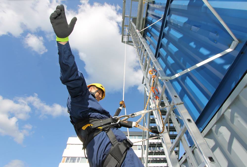 Working at Heights Refresher - GWO Basic Safety Training (BSTR)