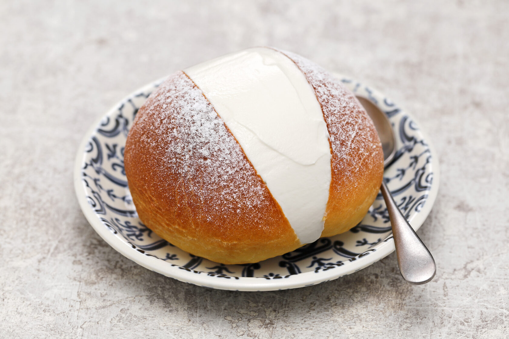 Maritozzo Italian Dessert| Defrost & Serve For Foodservice