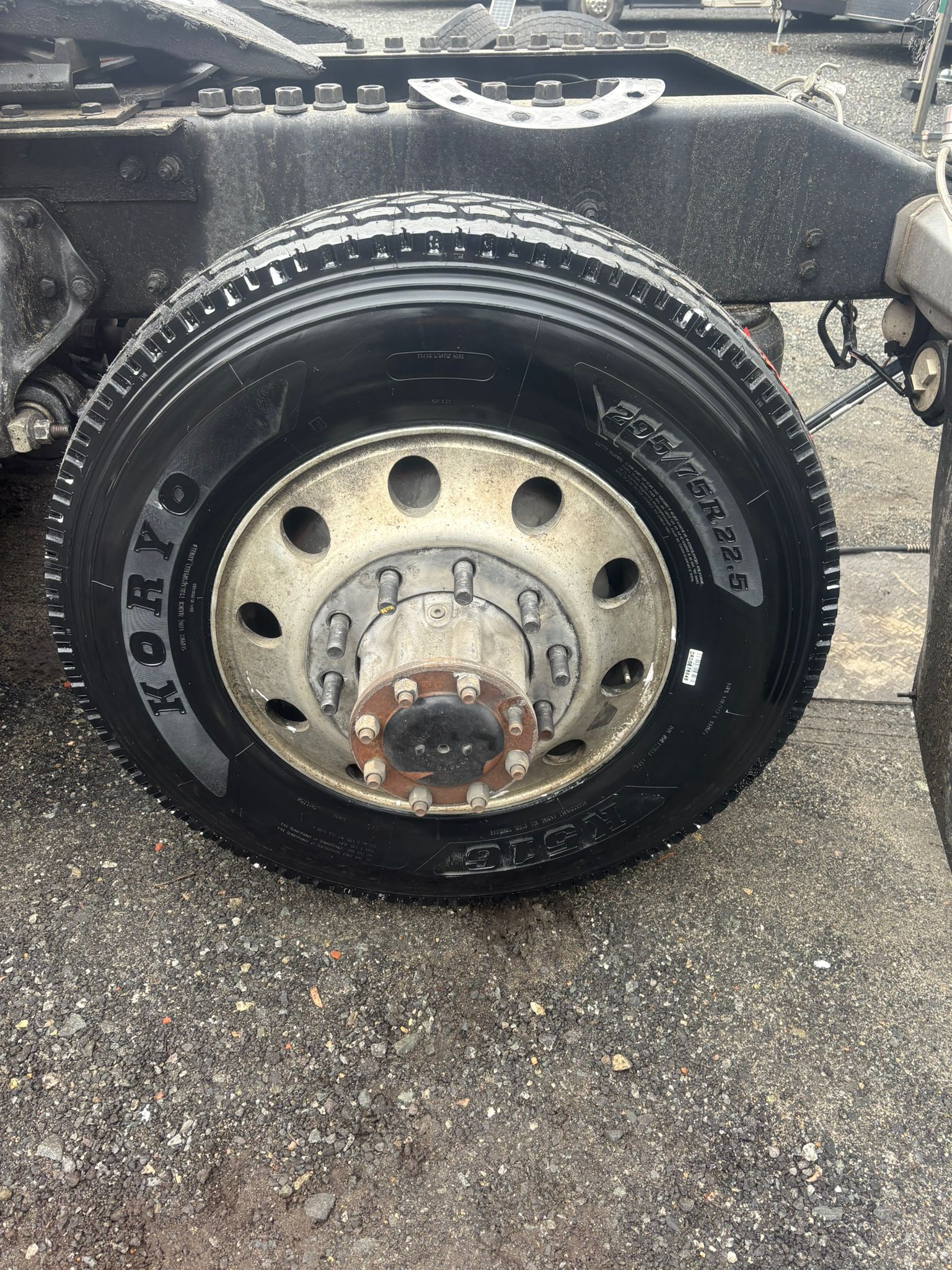Looking for Mobile Truck Tire Service? Save Big on Commercial & Semi ...