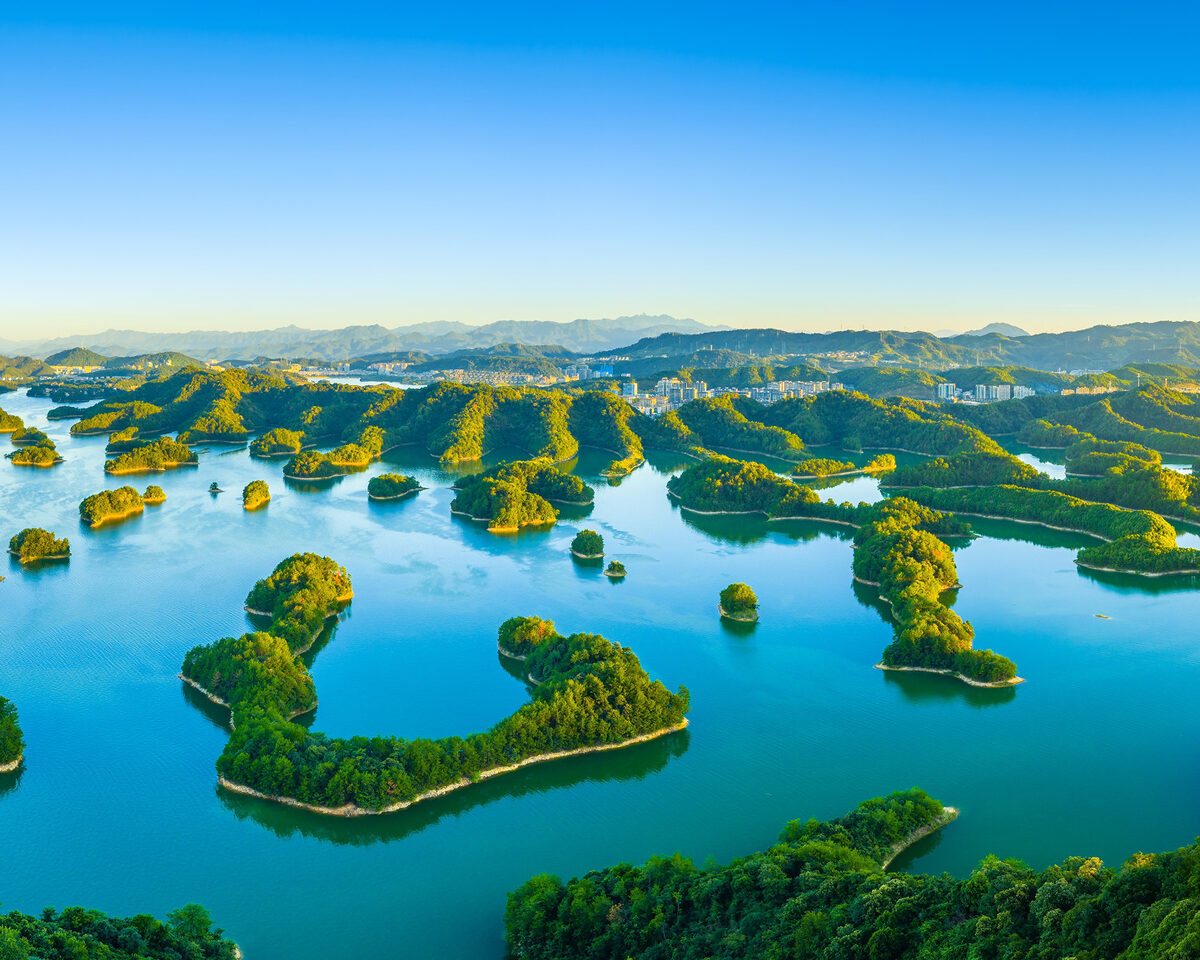 Nature’s Masterpieces: Most Scenic Lakes to Visit in China