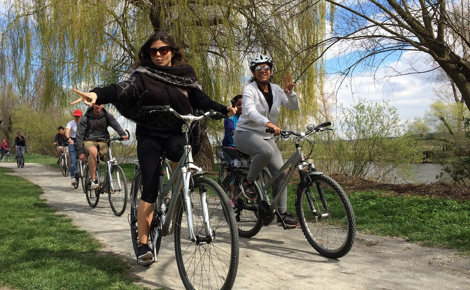 Vltava river & park — self-guided bike tour