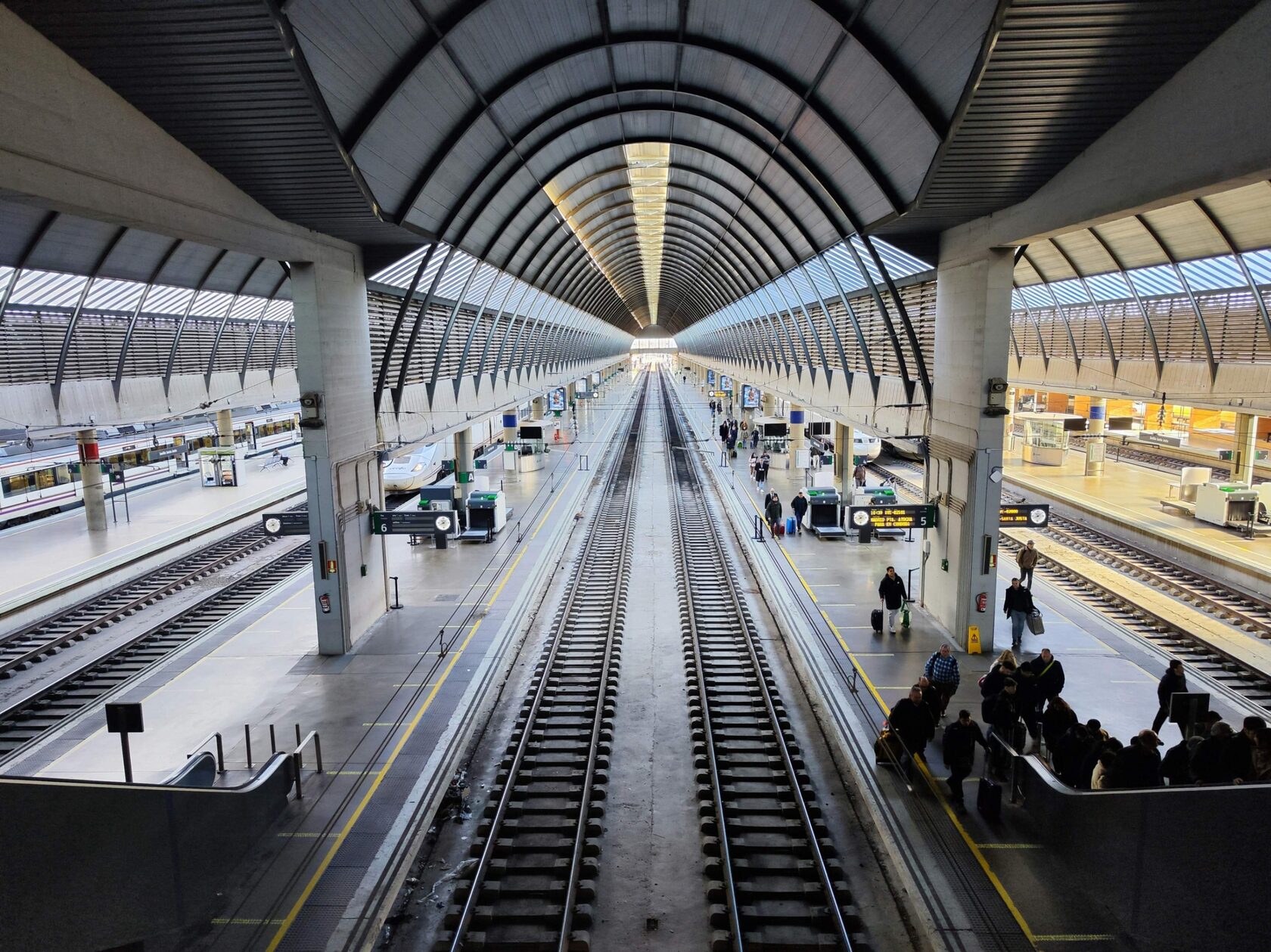 Estación de tren Sevilla Santa Justa - Trenes de España