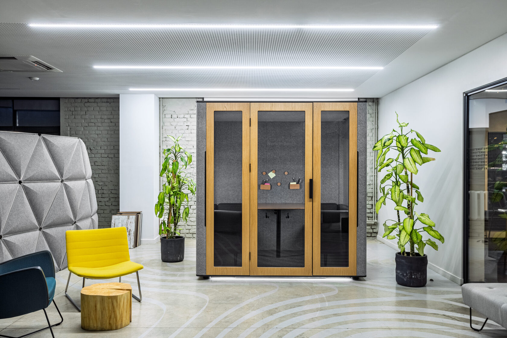 Four person smart meeting pod – WorkBooth Four