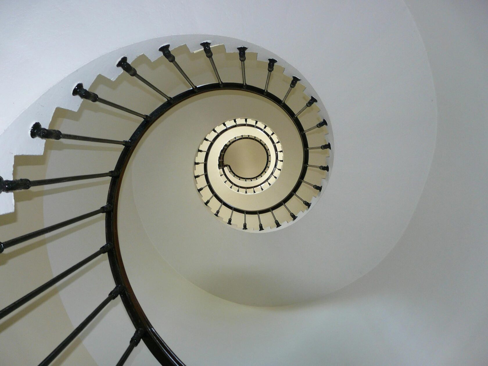 Overcoming Enochlophobia: Effective Treatments & Coping Strategies for ...