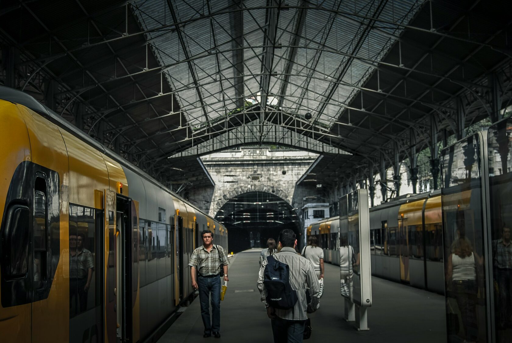 Lisbon Entrecampos Train Station - PORTUGAL TRAINS