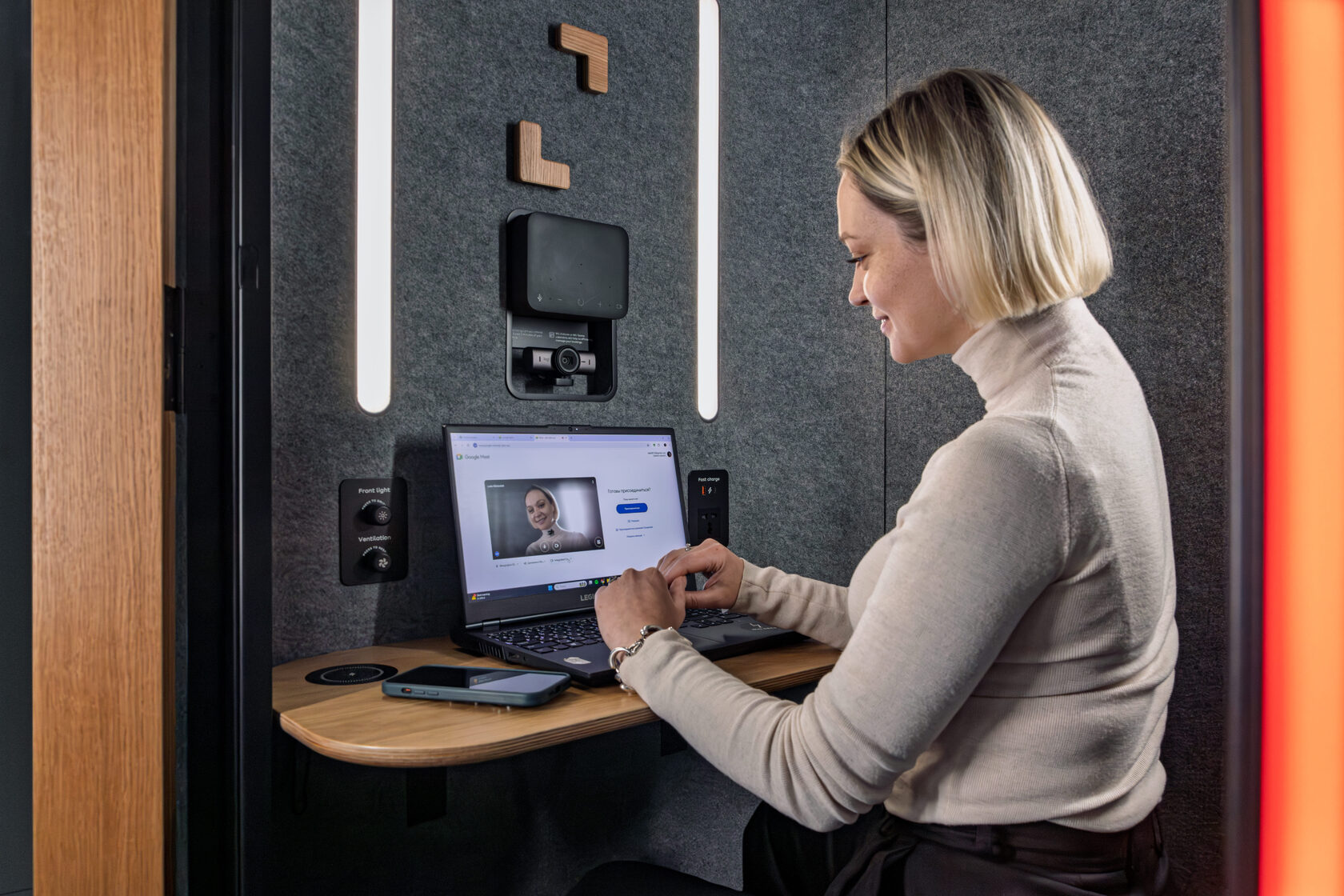 WorkBooth Logitech integration - Enhance you video conferencing experience