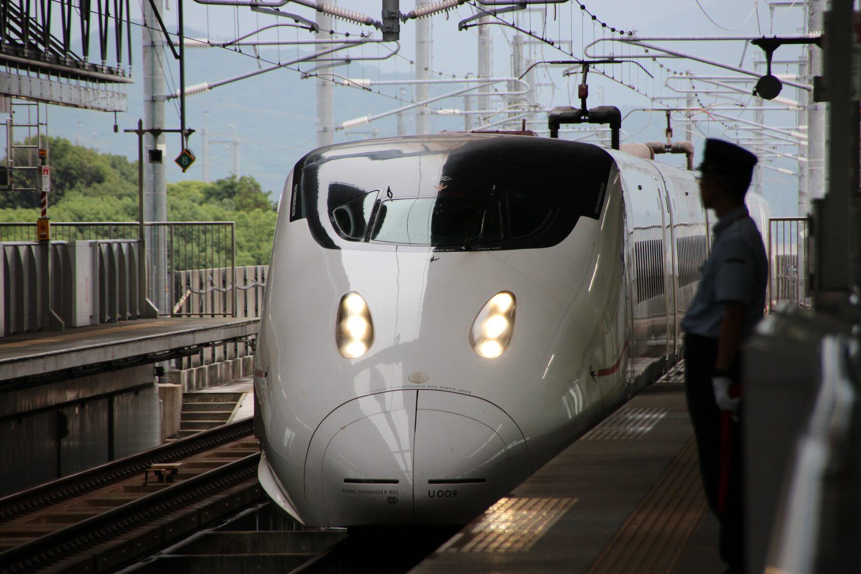 Japanese High-Speed Rail: Shinkansen Bullet Trains