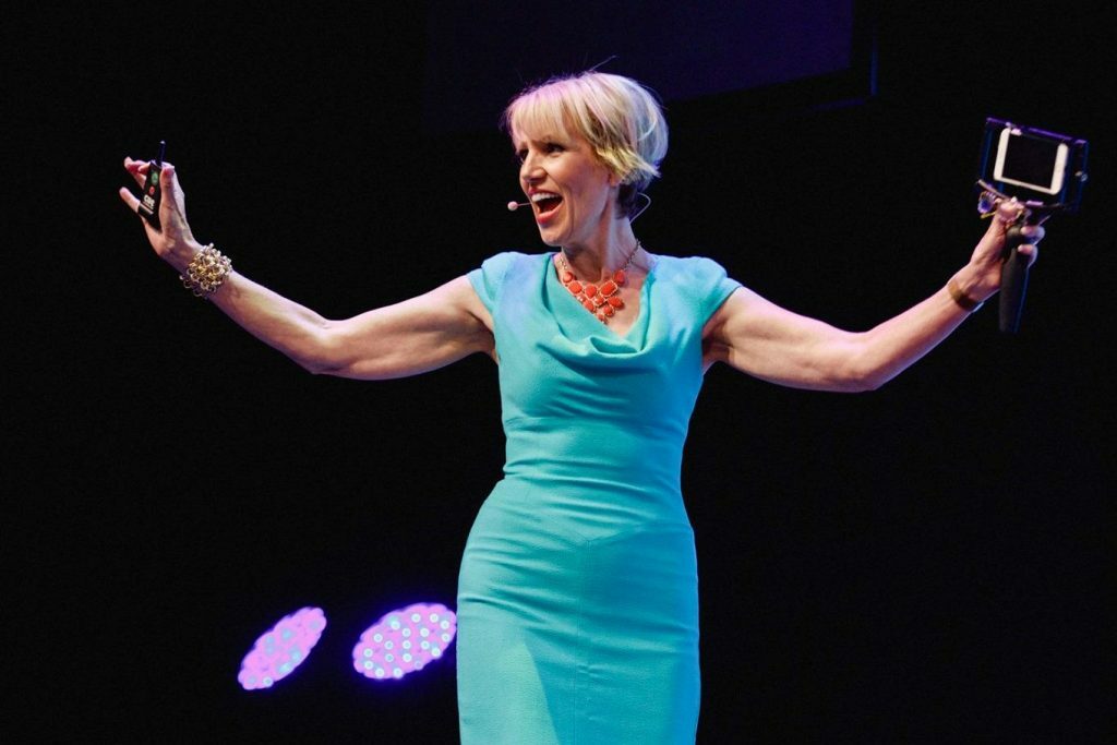 ¿Quién es Mari Smith y por qué se le considera la Reina del Social ...